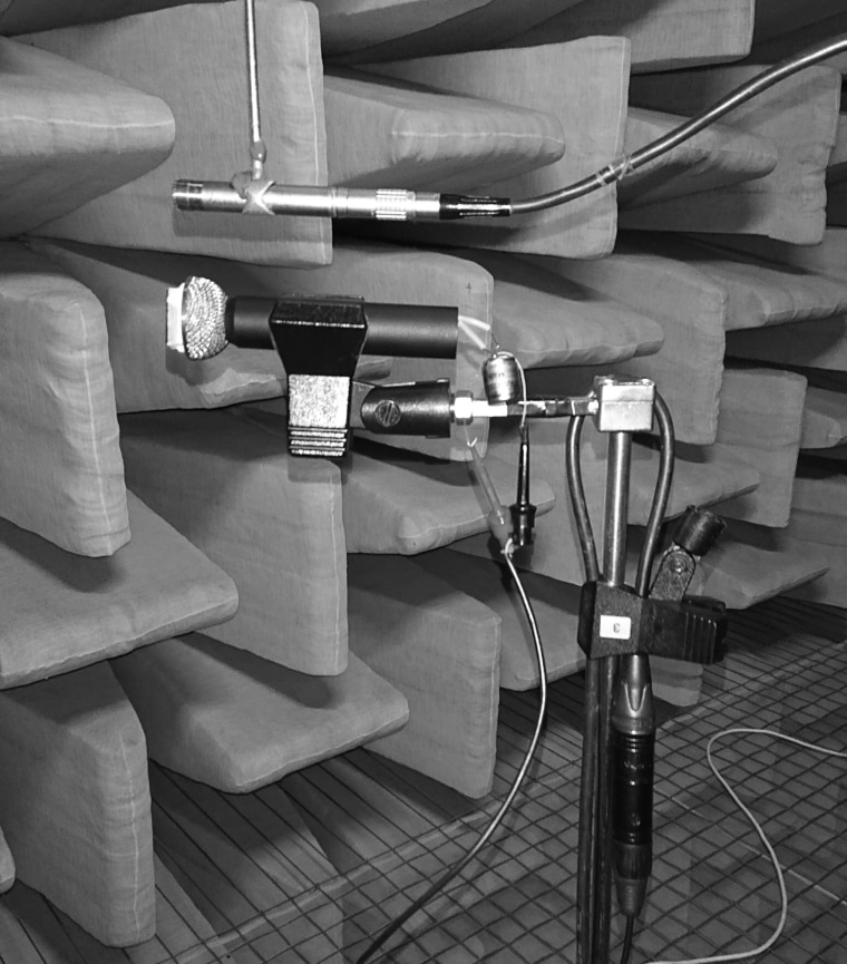 Making a ribbon microphone | beyerdynamic Blog