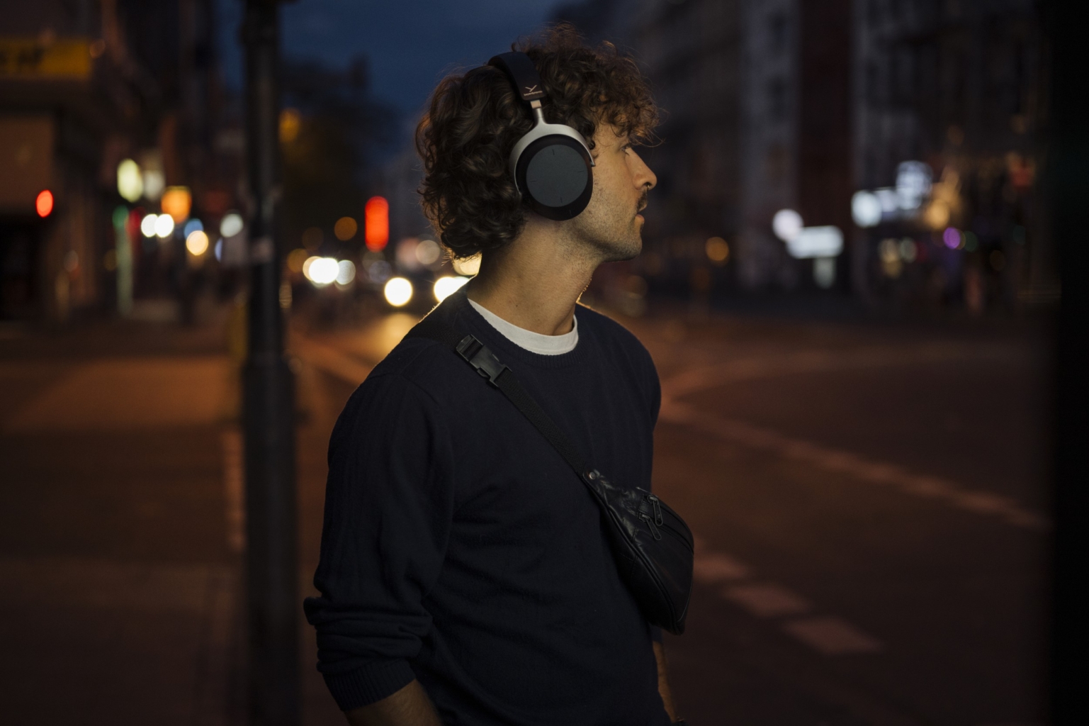 Transparency mode in headphones - simply explained | beyerdynamic Blog
